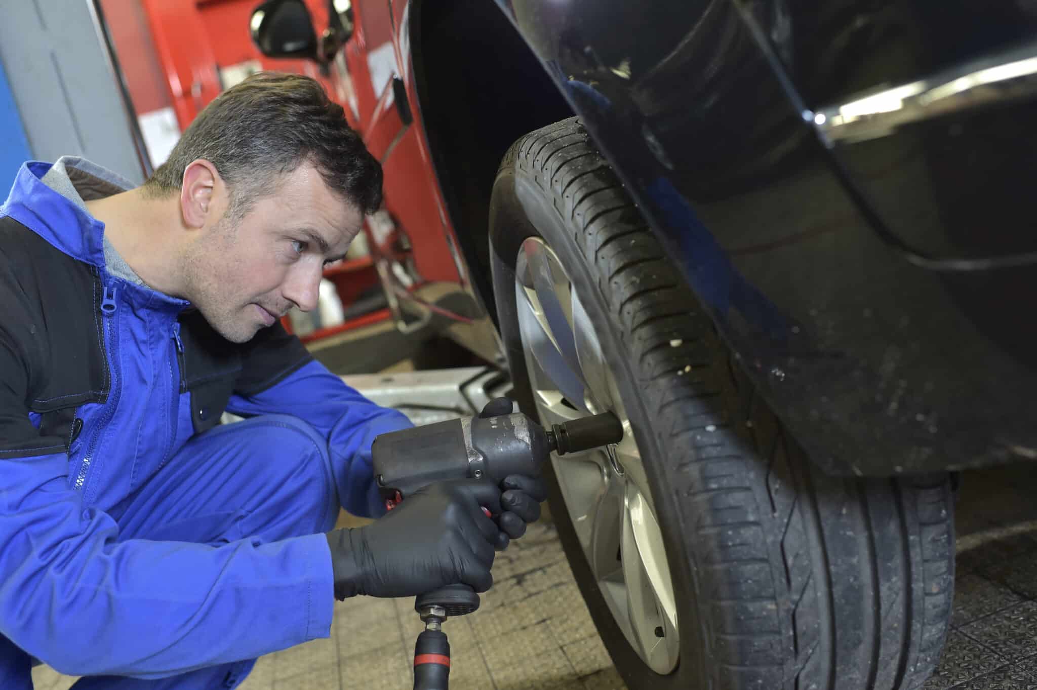 What are the Five Main Auto Industry Safety Hazards? | Liberty Safety