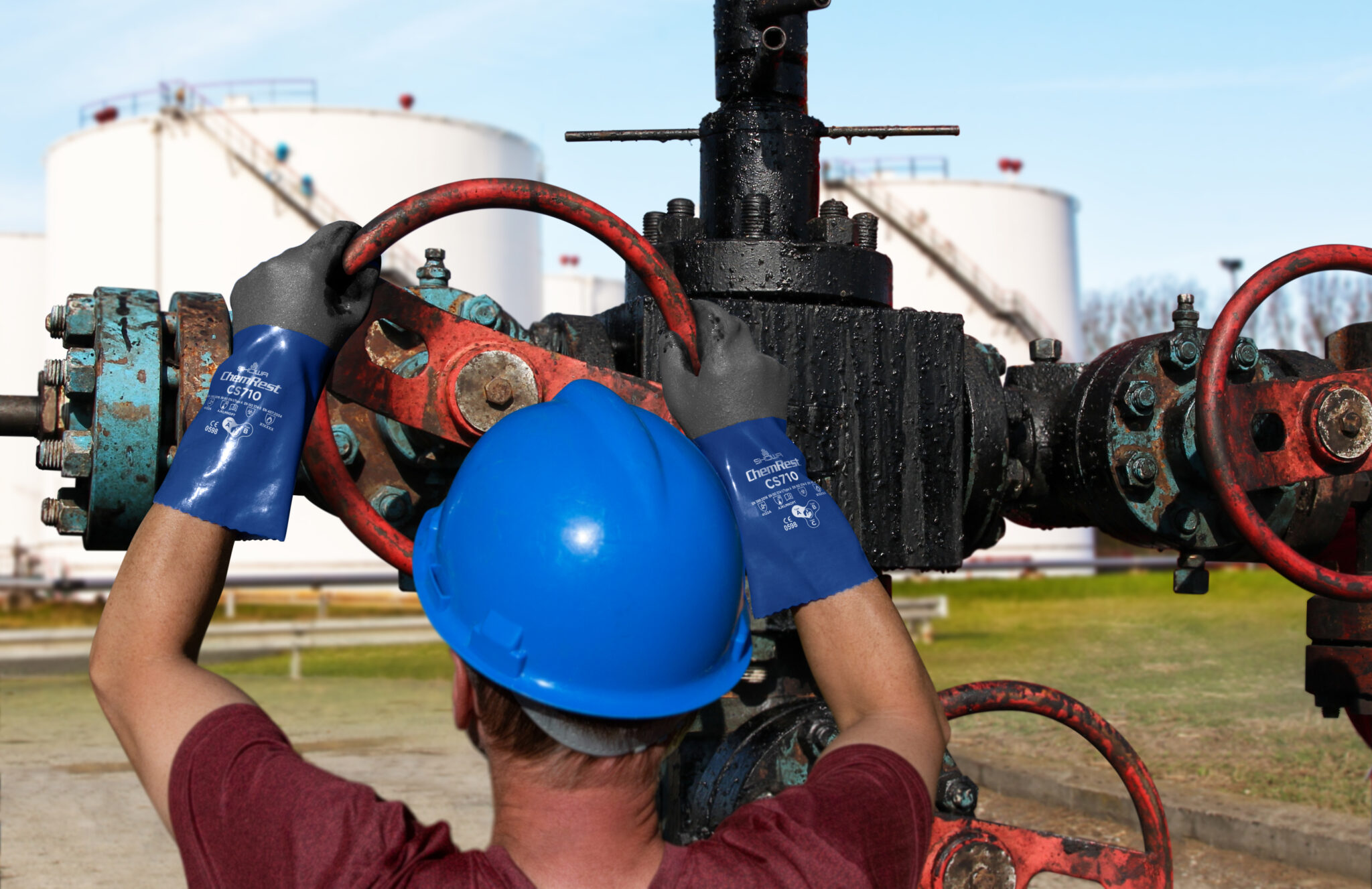 Specialized PPE from DuPont and Showa Serves Oil & Gas Industry Workers